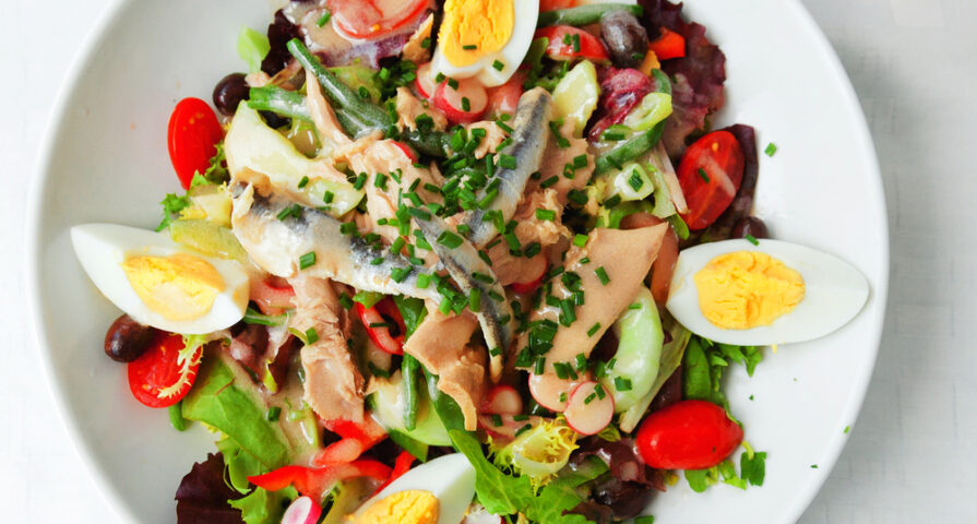 Light Salads That Eat Like a Meal - ActiveBeat